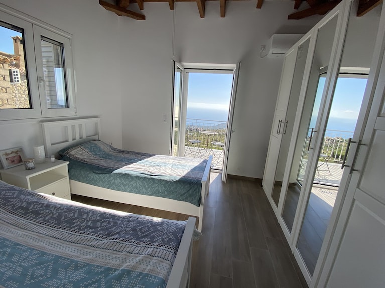 Rapunzel's Tower Stone House With Incredible 180° Sea View 5min Drive To The Beach - Greece