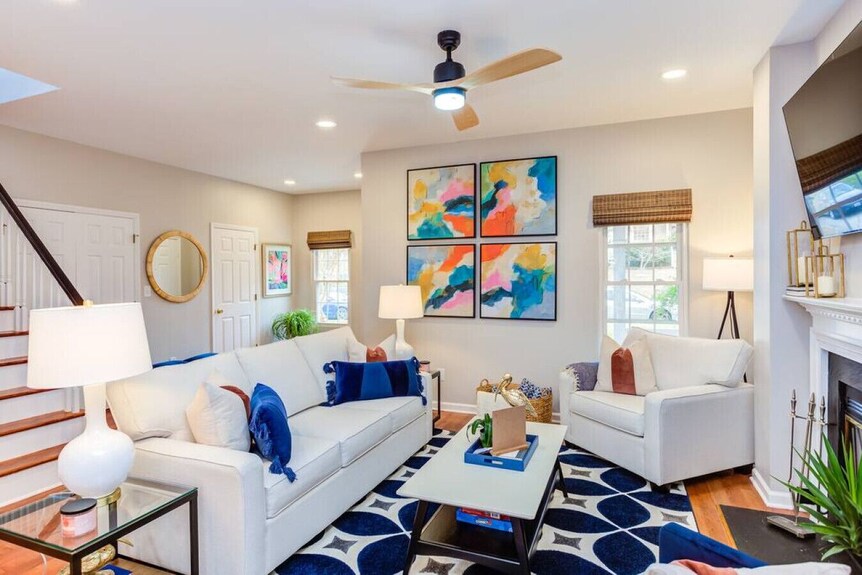 Colors Galor - Modern Designer Home - Graham-Mebane Lake