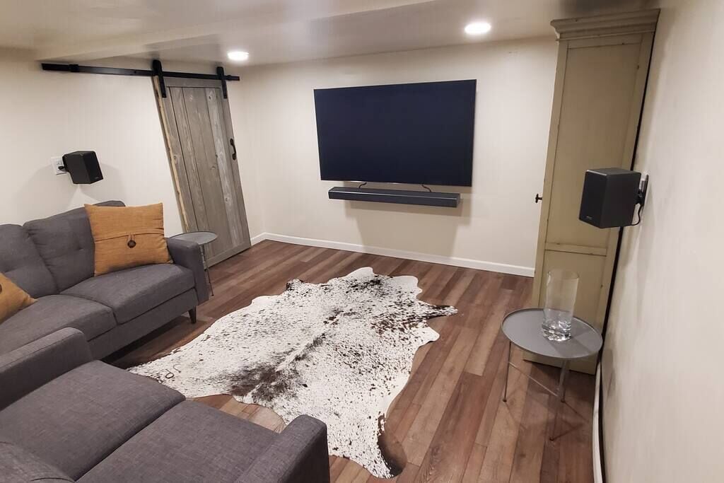 Luxury Dt Cottage - Free Parking - Self Check-in - Anchorage, AK