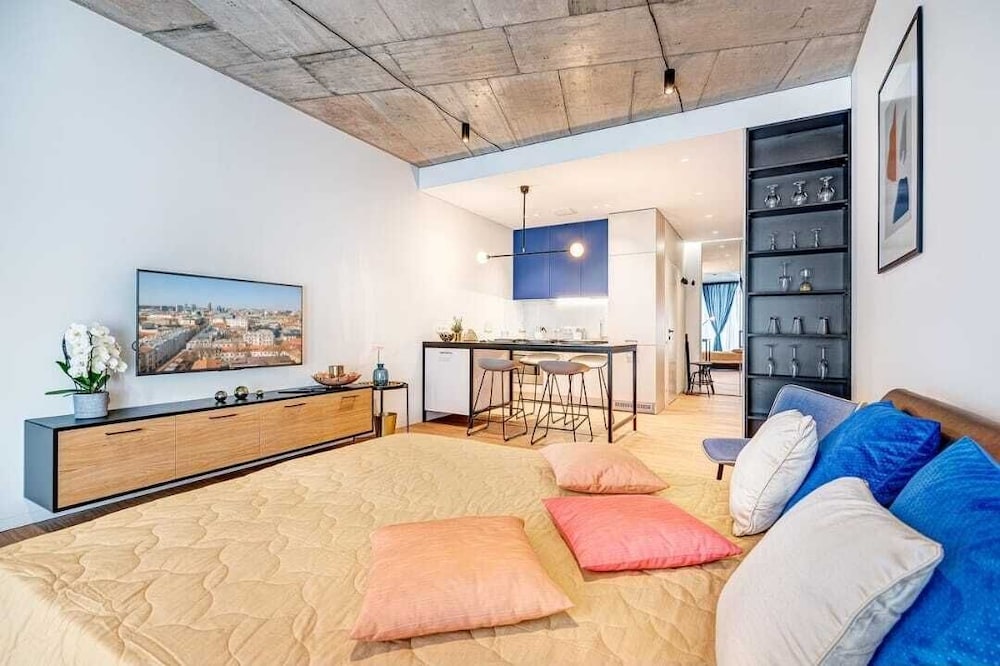 Happy Inn Gold Studio, Self Check-in, Parking In The Underground - Vilnius