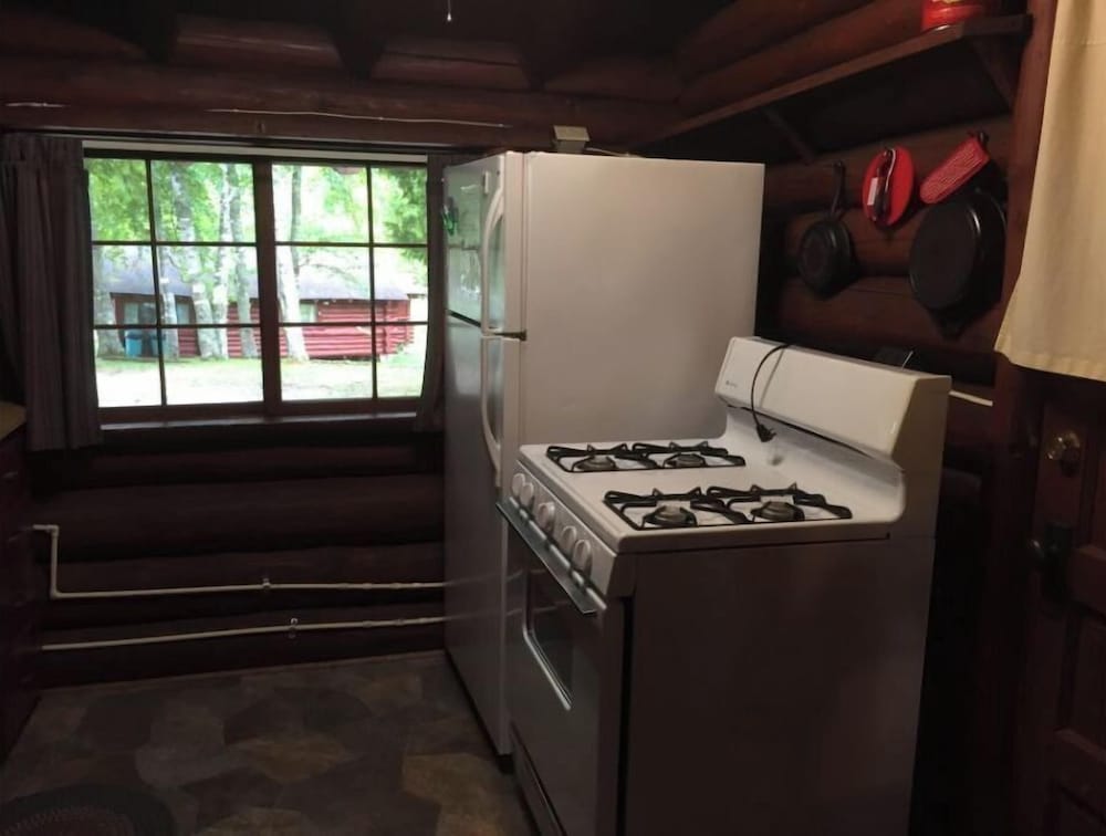 Authentic Log Cabin_pet Friendly_island Lake_northshore Bay Resort - Minnesota