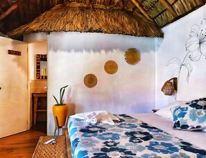 Roupas de cama premium, cofres nos quartos, individualmente decorados