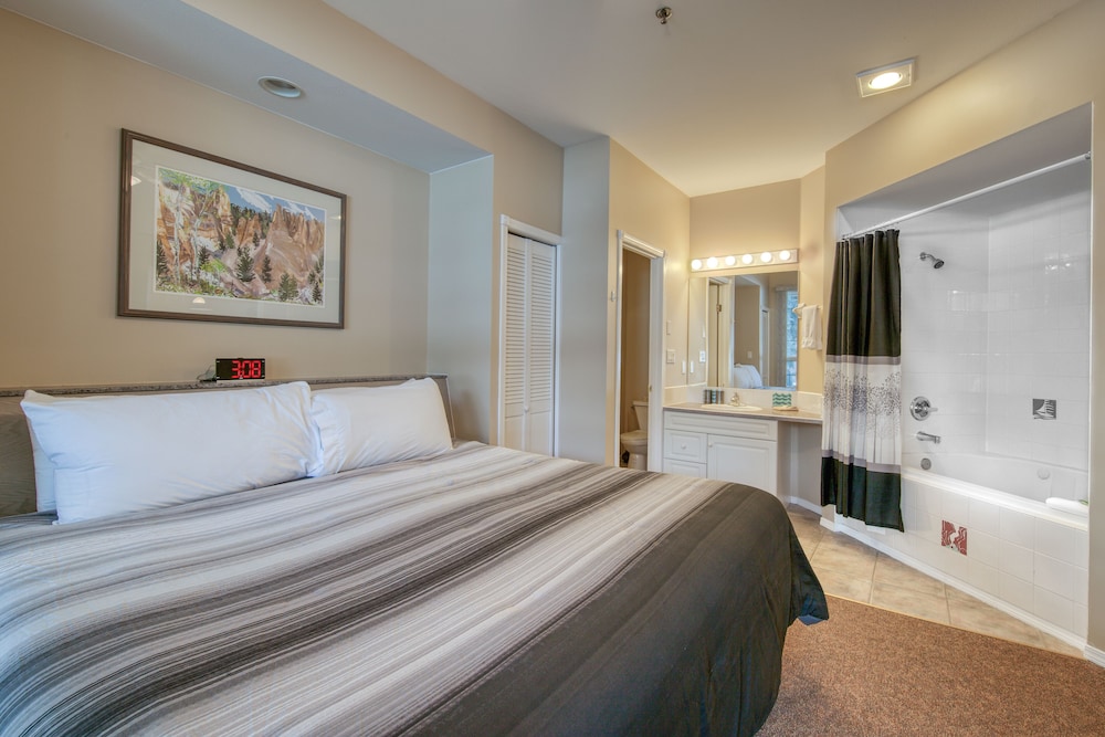 Mountain Rook 2 King Bedroom, Sleeps 6: Unit 1002 - Fairmont Hot Springs