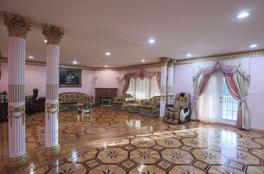 Luxury Home With Sauna, Hot Tubs, Game Room, Short Walk To Lake, King Beds - Albrightsville, PA