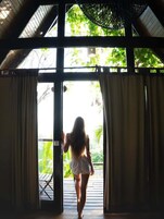 Bungalow Bohemia Luna | Cofre no quarto, com decoração personalizada