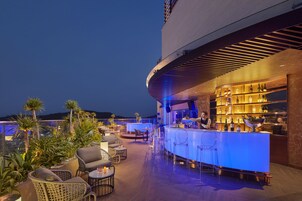 Bar junto à piscina