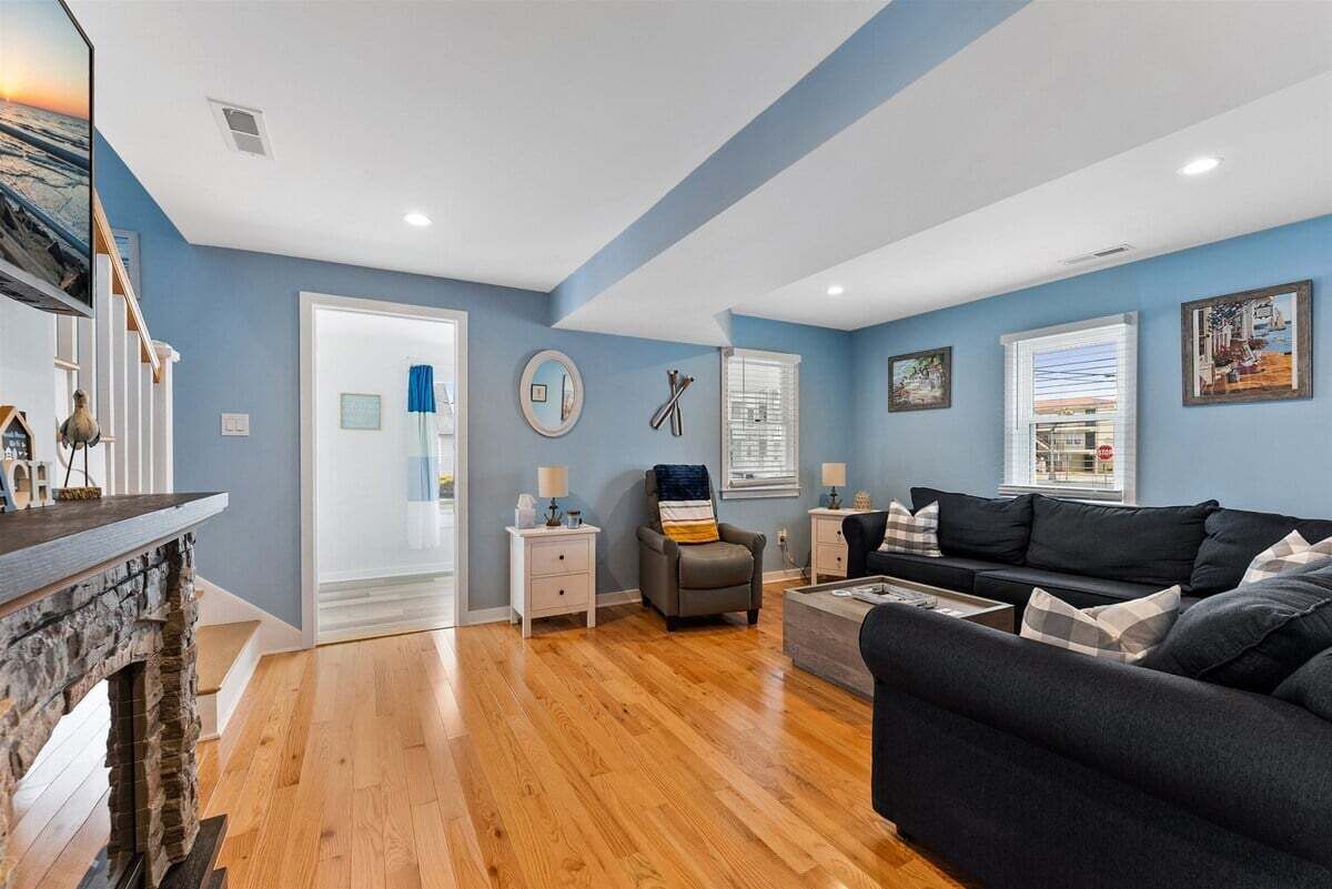 Renovated 4br Home, 2 Blocks From The Beach! - New Jersey