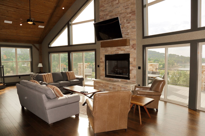 #18 -Main Level (Antlers Resort 3 Bedroom) - Kimberling City, MO