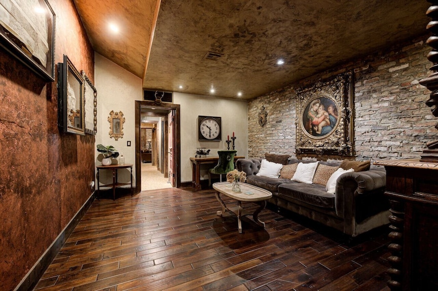 Amazing Unique Castle Experience Scarlet Manor 5 Bedroom/ 5 Bath - Norman, OK