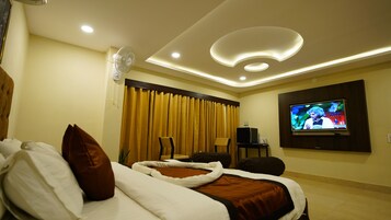 Suíte estúdio família | Roupas de cama premium, escrivaninha, Wi-Fi de cortesia, roupa de cama