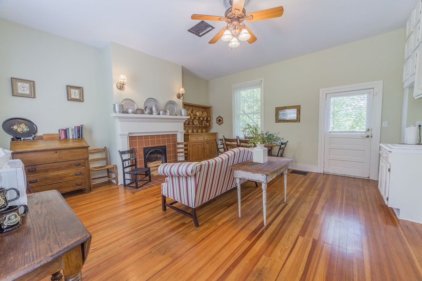 Bourbon Trail: Bardstown 3 Bedroom/3 Bath Cottage, Park Setting, Walk To Downtown - Kentucky