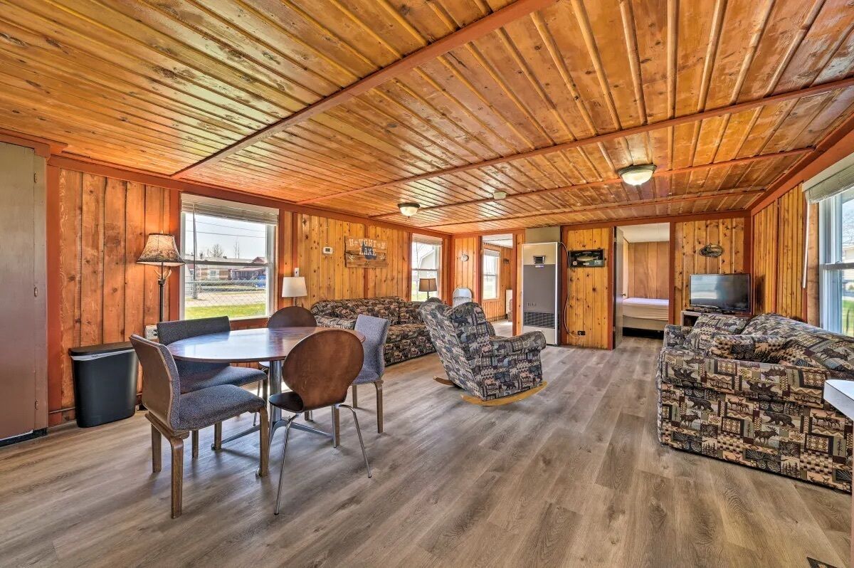 Large Cabin: Steps To The Lake!  Pet Friendly! - Michigan