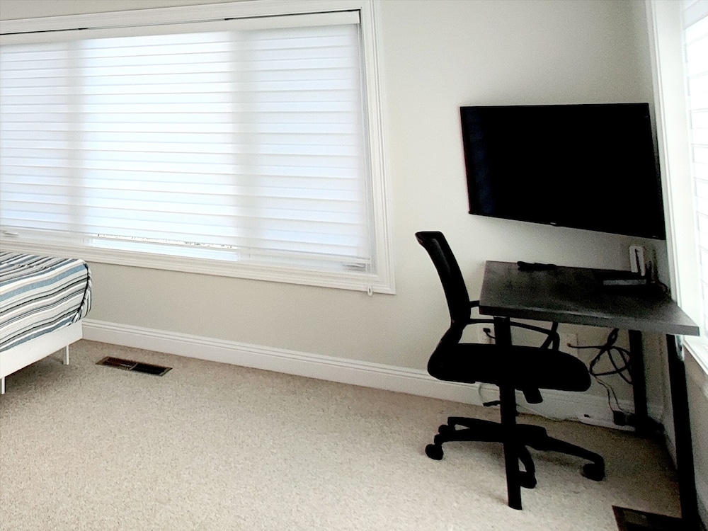 Million Dollar Villa · Beachfront Neighborhood · Free Cruise · Resort Amenities - Destin, FL