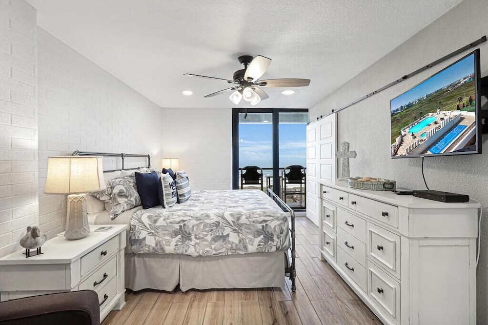 Stunning Coastline Views from 8th-Floor Balcony - Port Aransas | Vrbo