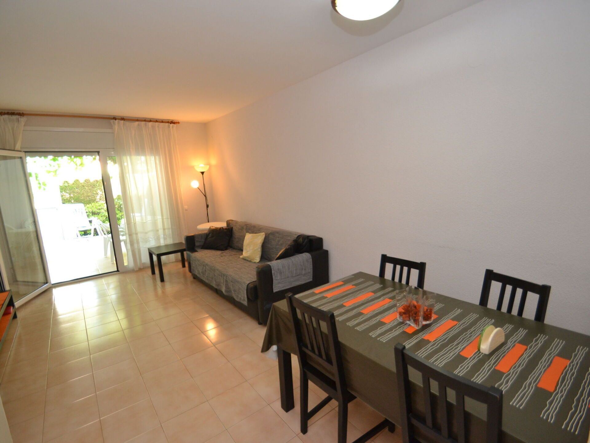 Schitterend  Vakantiehuis Voor 6 Personen Met Wifi, Airco, Zwembad, Tv En Terras - Cambrils