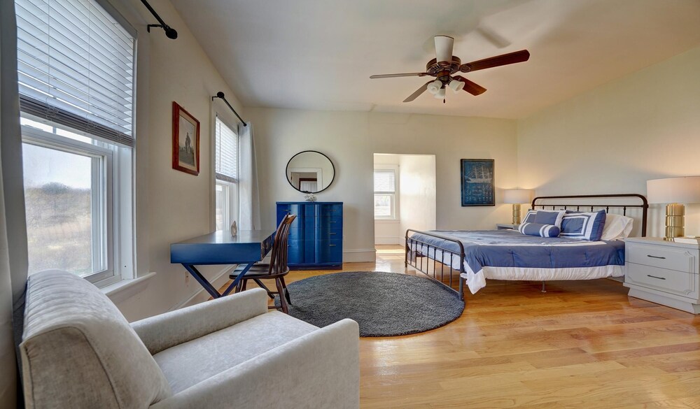 Stunning View Beachfront Villa with 7 BRs 5 BAs Sleep 15 - North ...