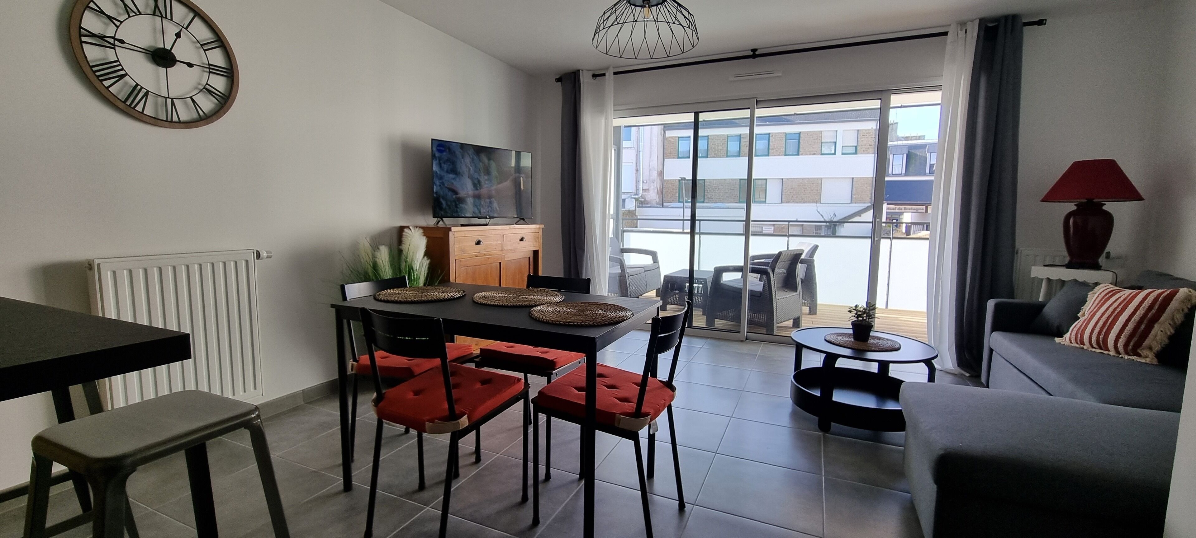 Très Bel Appartement 1 Chambre En Plein Cœur De Concarneau -    Balcon - Parking - Beg Meil