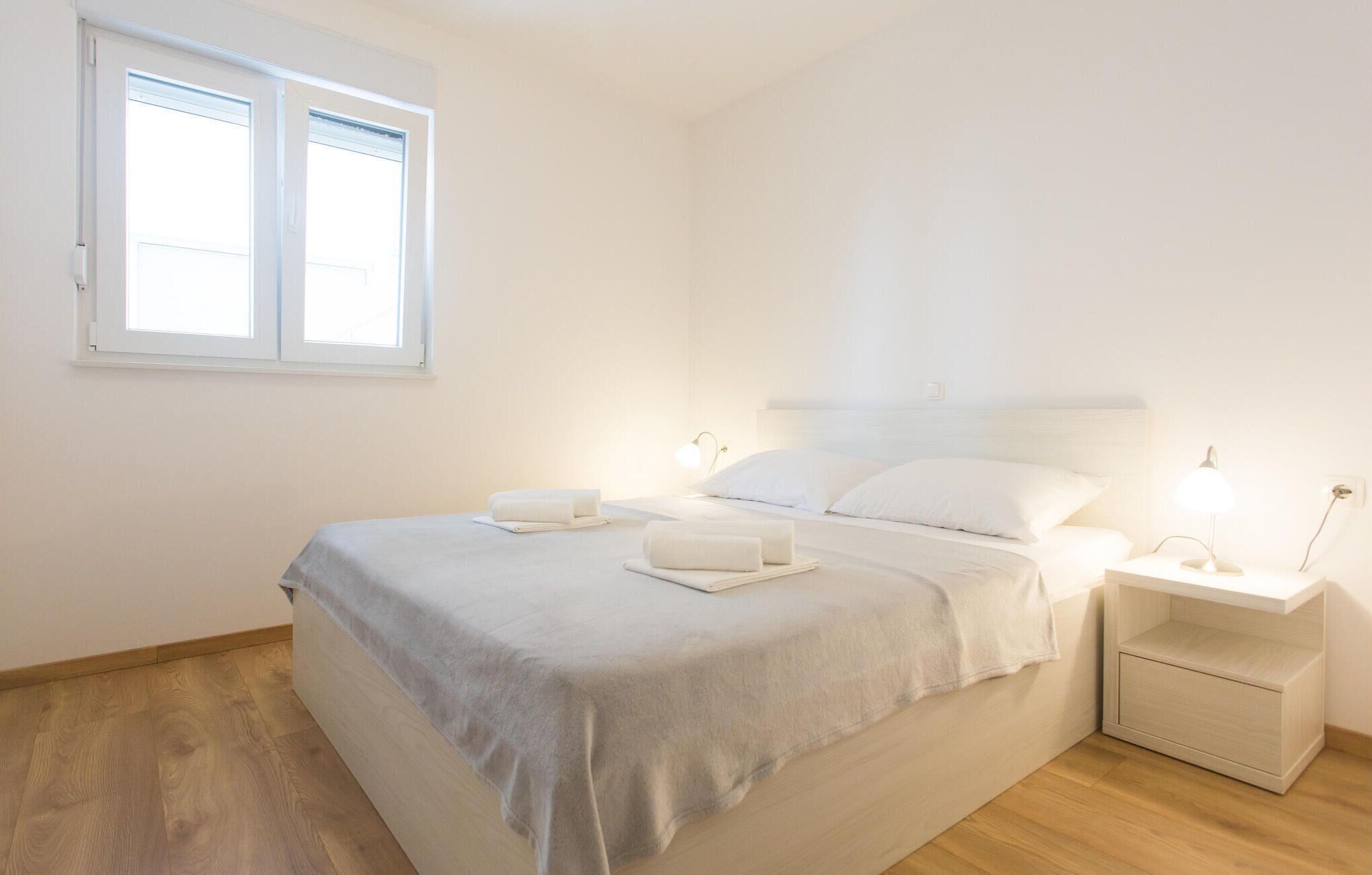 Superbe Appartement De 2 Chambres à Makarska - Makarska