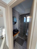 Duplex família | Banheiro | Produtos de toalete grátis, secador de cabelo, toalhas de banho 