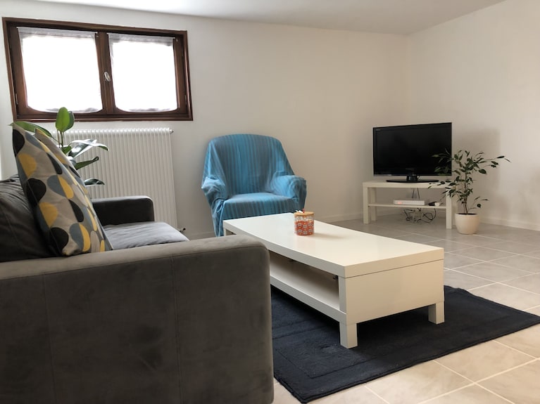 Appartement Donnant Sur Jardin Avec Terrasse - ibis La Roche Sur Yon Vendespace