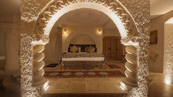 Suite de Luxo | 1 quarto, roupa de alta qualidade, camas de colchão viscoelástico
