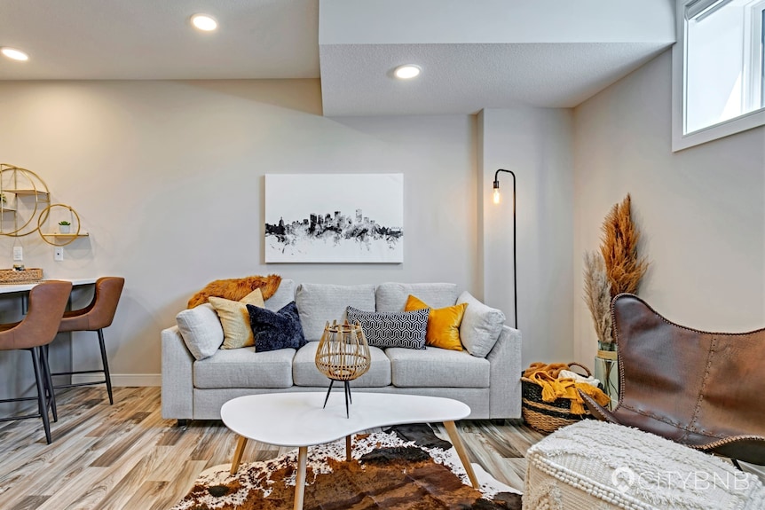 Blatchford. 1gb. Sleeps 4. 2 Bed. 2 Queens. - St. Albert