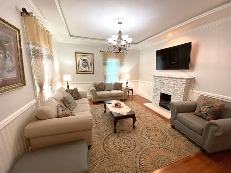 Charming Colonial 3 Bedroom Home Near Uncc - Concord, NC