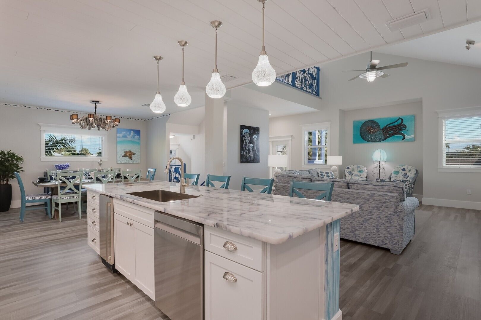 Sea Creatures Cottage: Steps To Beach! Putting Green, Rooftop Deck, Pool By Anna Maria Life - Bradenton Beach, FL