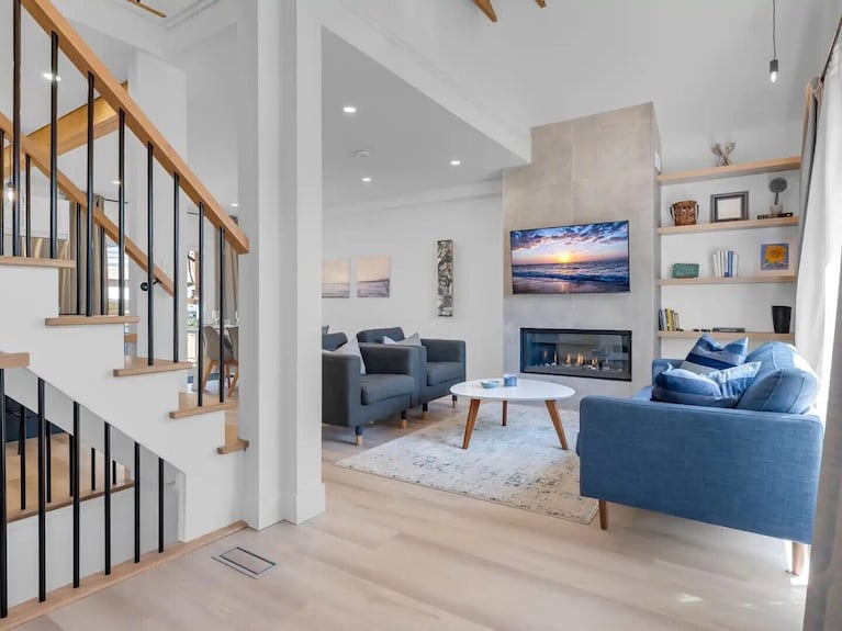 Modern 3 Bed House, Steps From Beach And Minutes From Wineries. Pet Friendly! - Sunset Beach