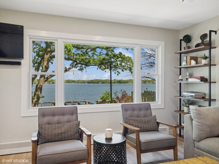 Luxury Lake Home Near Great Lakes Naval Station - Splash Pad, Lindenhurst