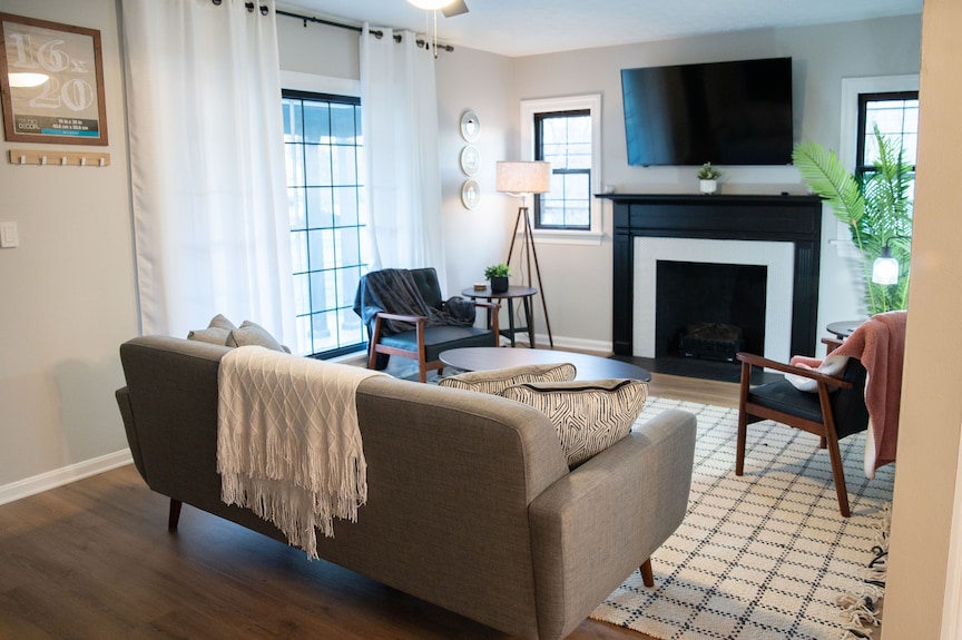 2 Bedroom Getaway In The Heart Of Mill Creek Park Just A Block From Newport Lake - Youngstown, OH