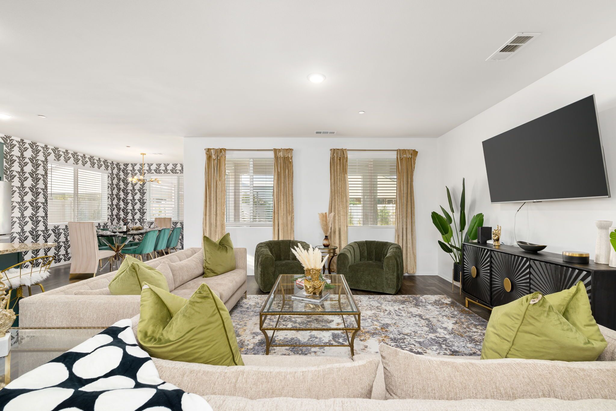 Luxe Retreat-5br + Casita, Pool W/ Slide, Spa, Fire Pit, Ping Pong & Family Fun - Coachella, CA