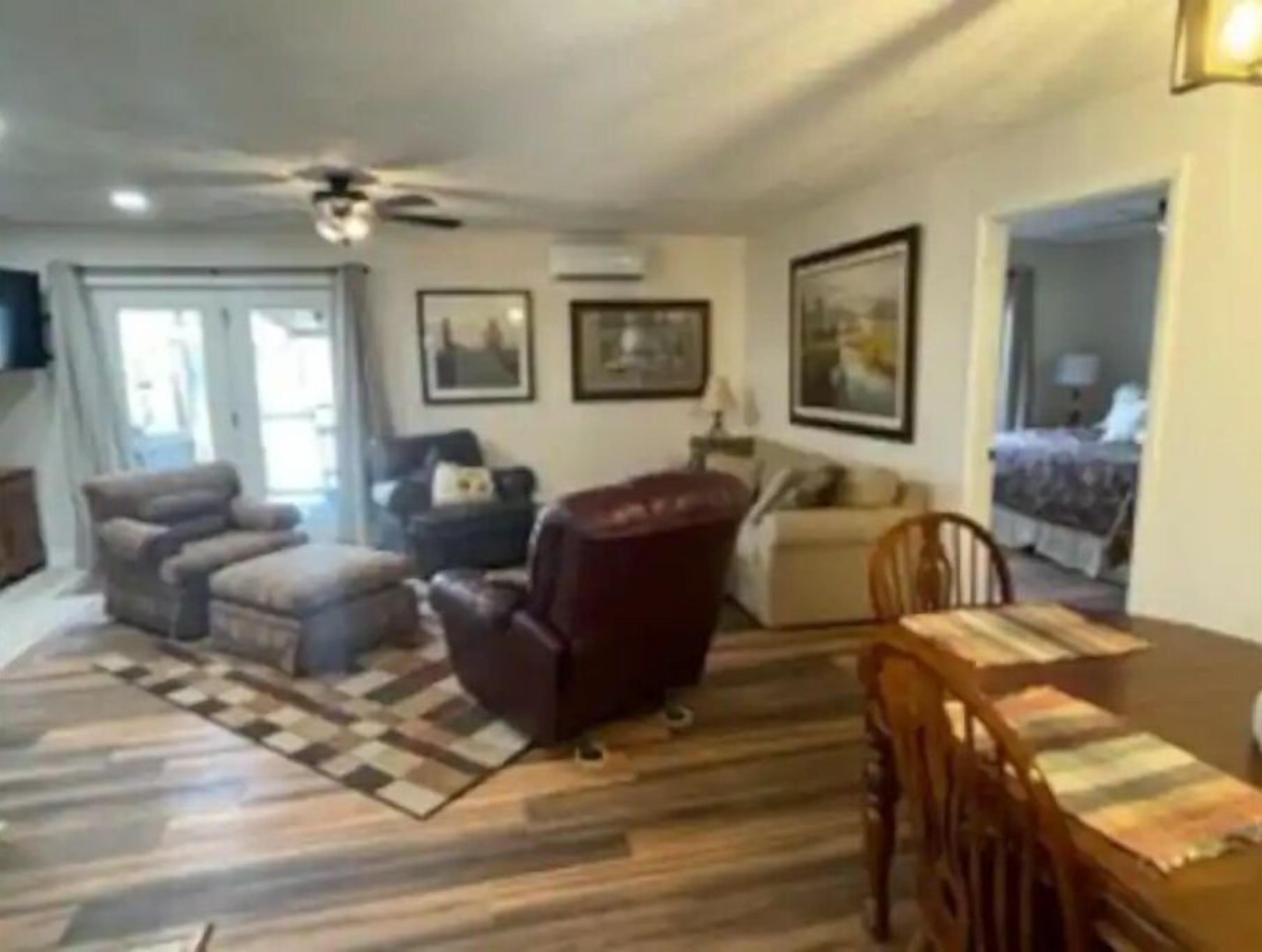 Hot Tub, Walk-in Tub, Wheelchair Accessible, Pet Loving, Indoor & Outdoor Games - Maggie Valley, NC