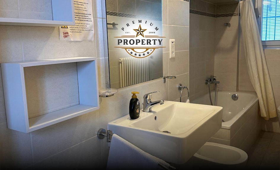 Charming Sunstone House Near Como Lake, Private Parking I Villa Dei Leoni - Como