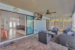 Casa, várias camas, acesso à piscina, vista para o jardim (Waterfront Pool House) | Interior