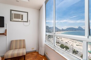 Apartamento | 4 quartos, secretária 