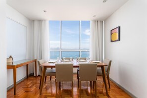 Apartamento | 4 quartos, secretária 