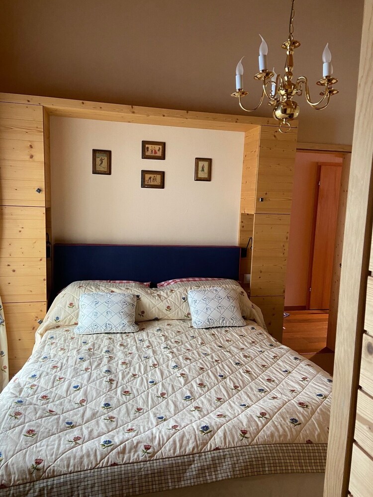 Large penthouse apartment with pool and spa in Murren, Switzerland ...