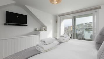 3 quartos, com decoração personalizada, com mobília individualizada