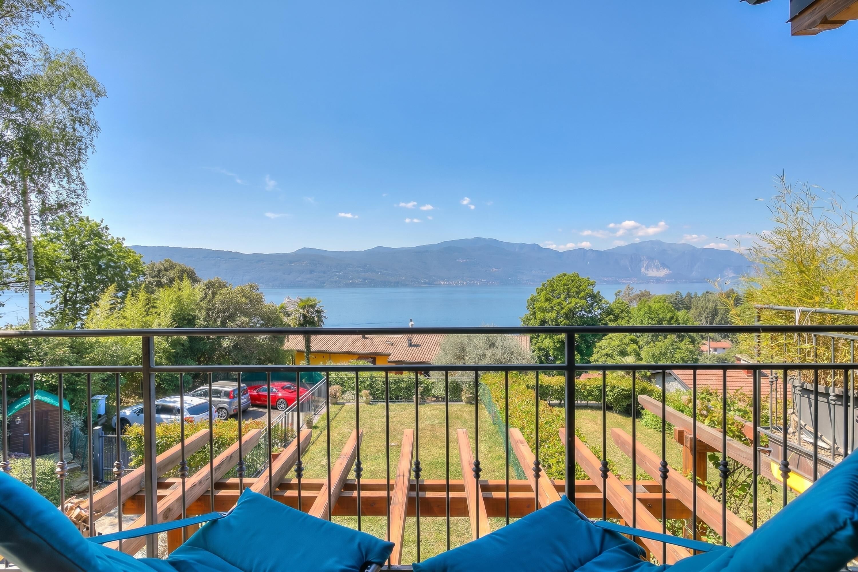 Apartamento Familiar, 1 quarto, varanda, junto à montanha (La Brezza Del Lago Maggiore:) | Terrenos do alojamento