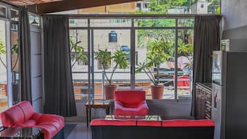Quarto Duplo Panorâmico | Camas de colchão pillowtop, Wi-fi grátis, roupa de cama fornecida
