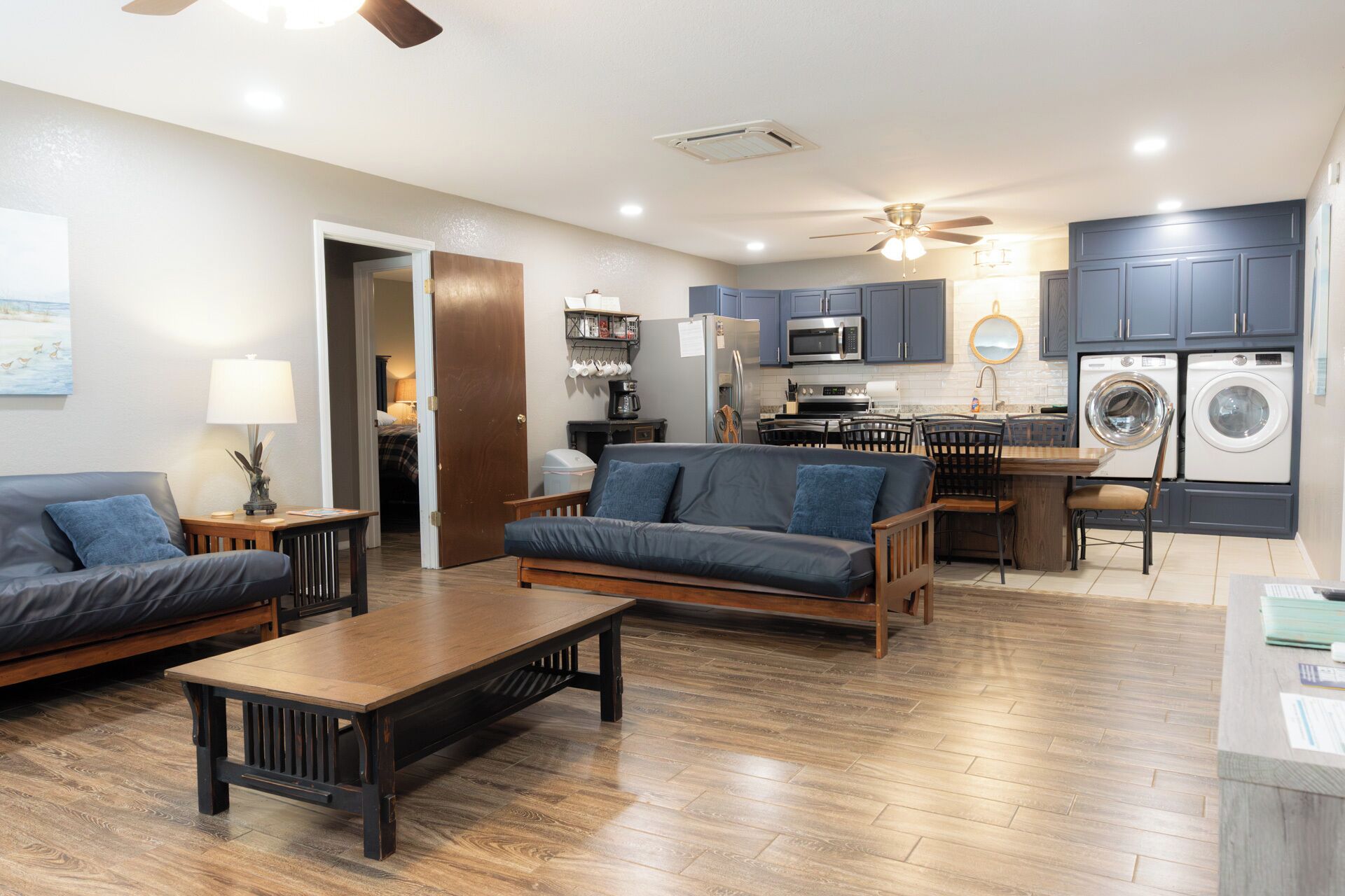 Apartamento Deluxe, 2 quartos, cozinha, vista para o lago | Com decoração personalizada, com mobília individualizada, Wi-fi grátis 