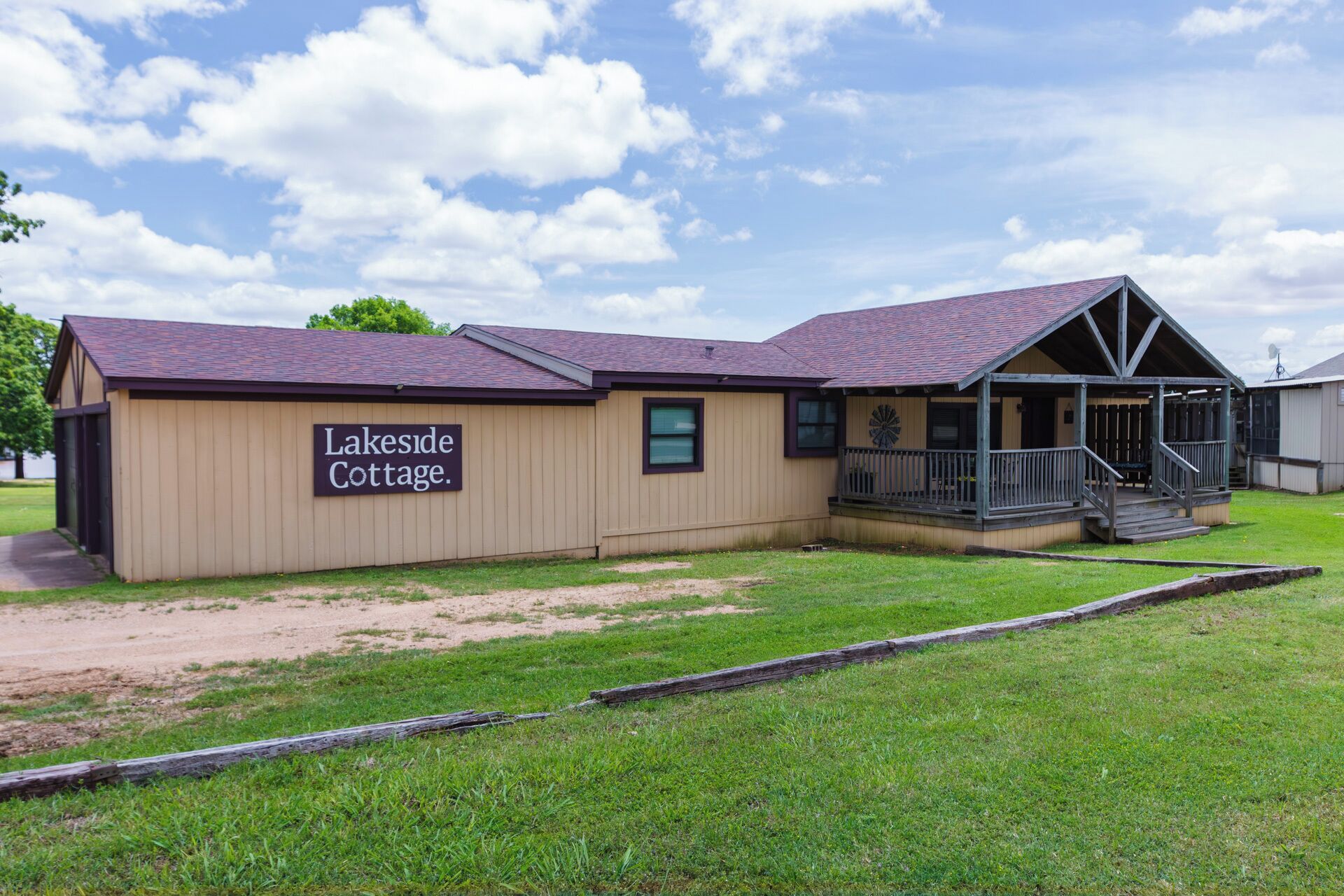 Casa luxo, vista para o lago, ao lado do lago | Individualmente decorados, individualmente mobiliados, Wi-Fi de cortesia