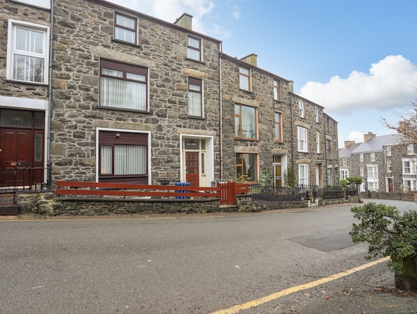 Hillside Apartment - Pwllheli