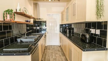 Talheres/pratos/utensílios de cozinha