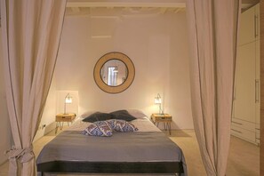 Apartamento básico, 1 cama Queen | 1 quarto, espaço de trabalho para notebook