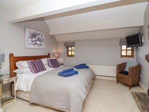 4 quartos, individualmente decorados, individualmente mobiliados