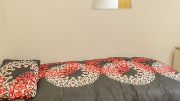 4 quartos, com decoração personalizada, com mobília individualizada