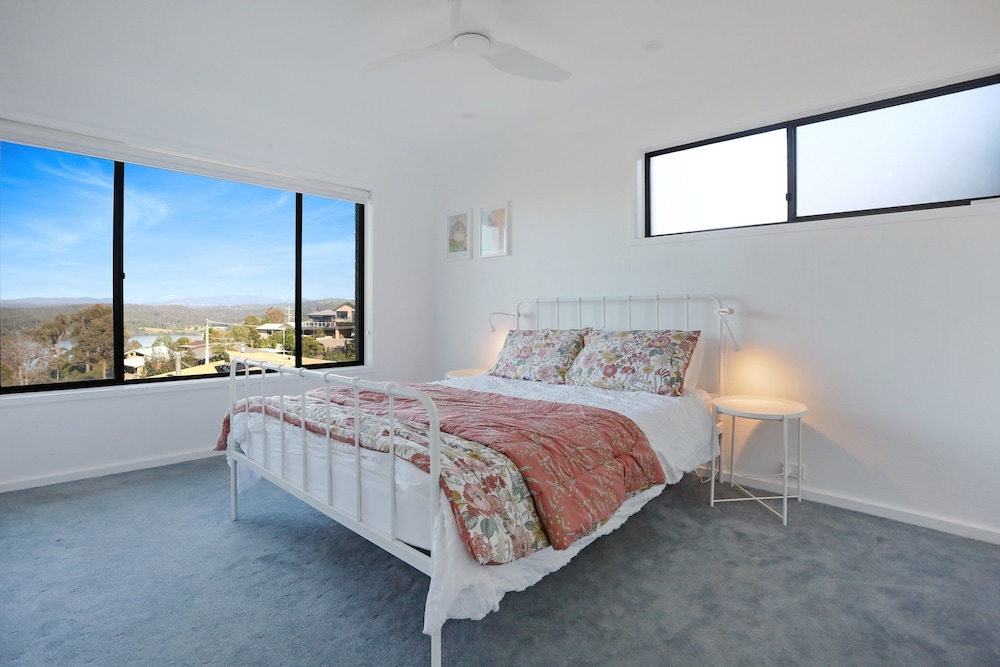 Aqua Vista - Pet Friendly With Yard And Views - Merimbula