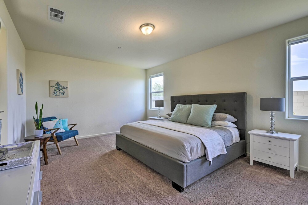 Visalia Home W/ Yard: 4 Mi To Downtown! - Visalia, CA